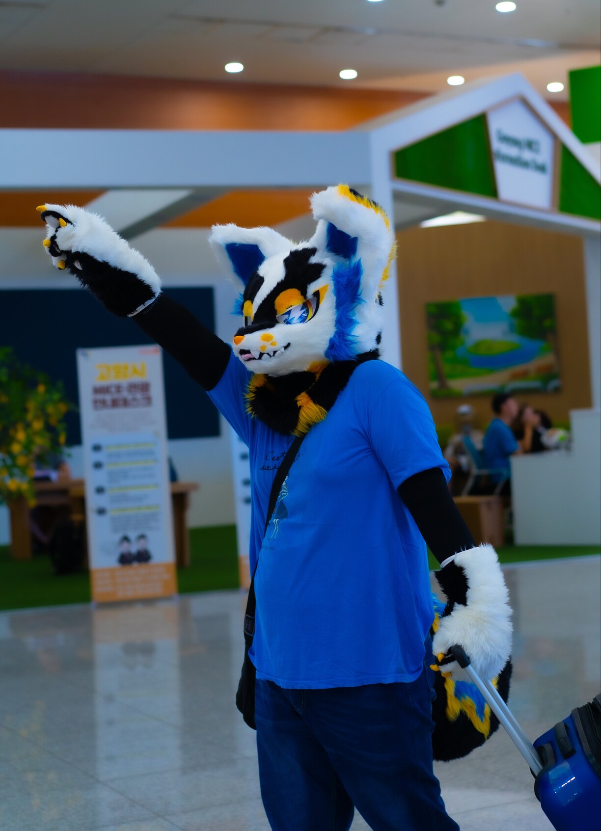 Spark :fursuit_bluefox_new: (@spark@kurry.social) - K-Furry (케이퍼리)